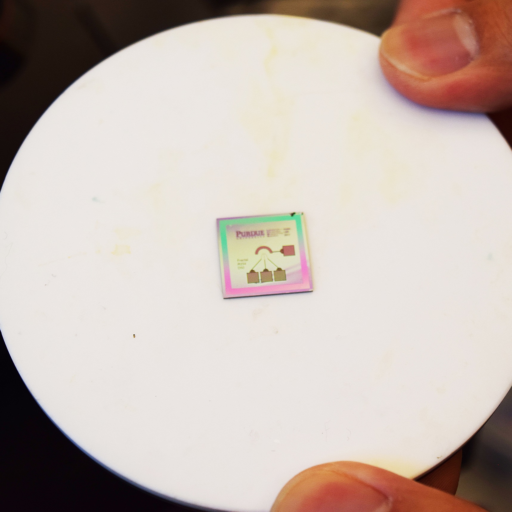 Electrode shape improves neurostimulation for small targets ...